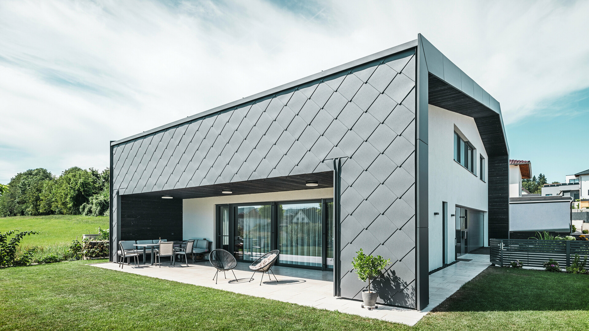 Rhomboid façade tile 44 × 44 | PREFA