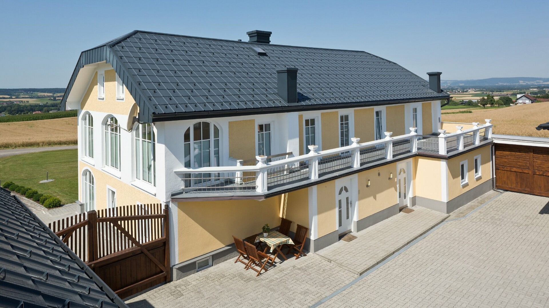 Roof tile | PREFA